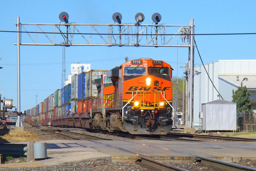 BNSF 7775